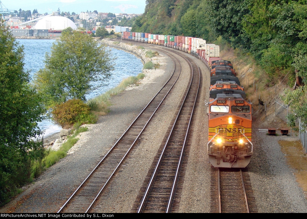 BNSF 5673 West